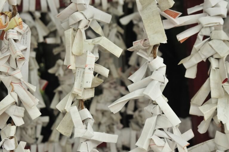 What Is Omikuji? All You Need To Know About Japanese Fortune Slips - Why So Japan